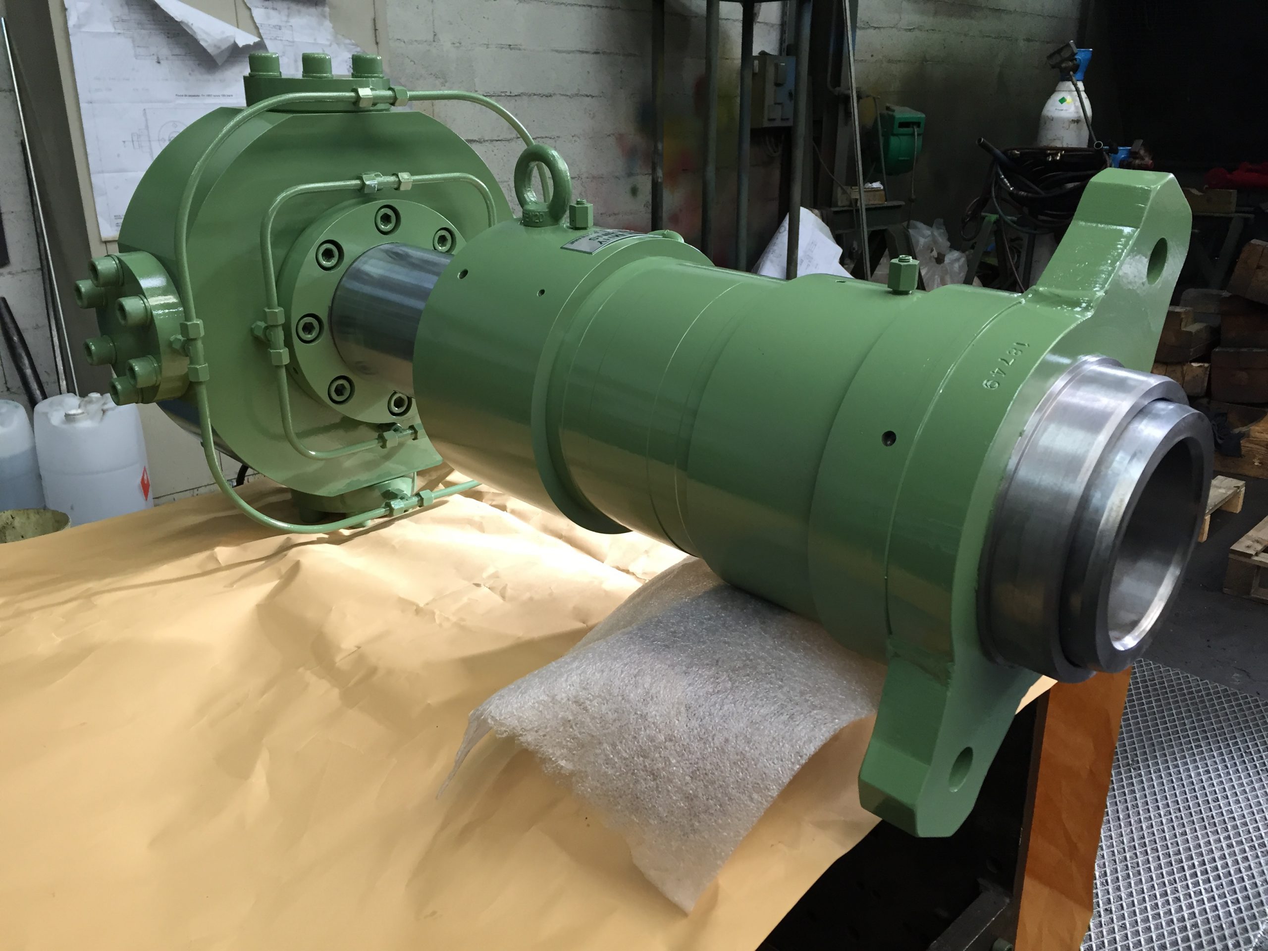 VÉRINS SPECIFIQUES / SUR MESURE